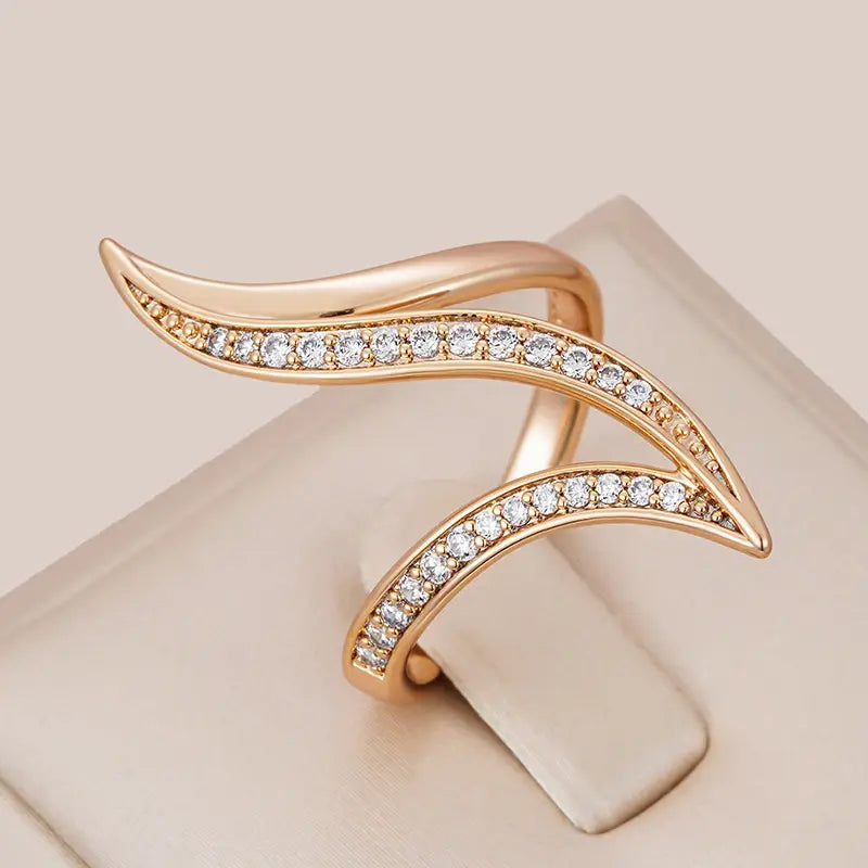Ring with Diamonds in Gold – Evelyn Jewellery